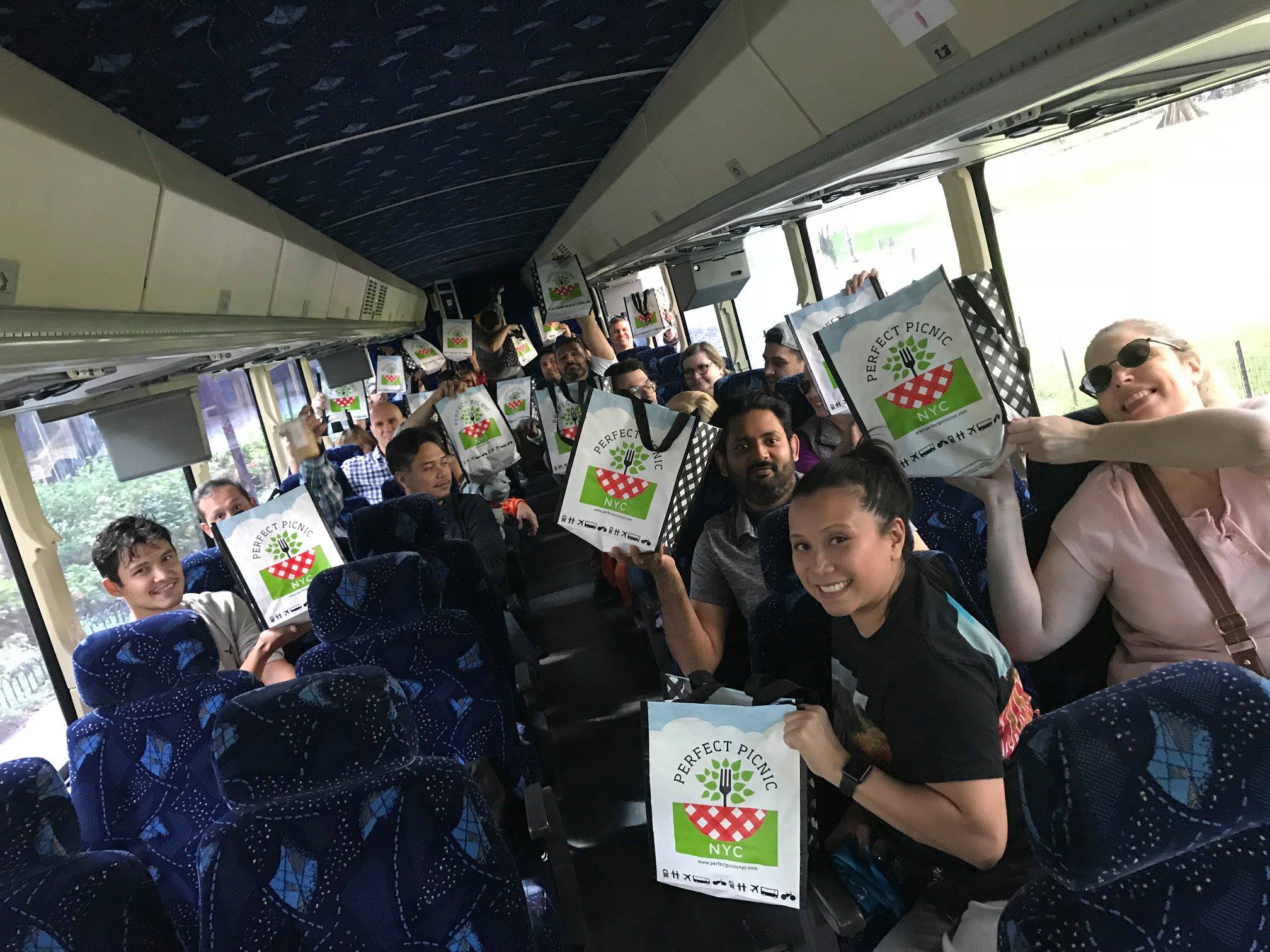 Mystery Bus - Mystery Cafe'